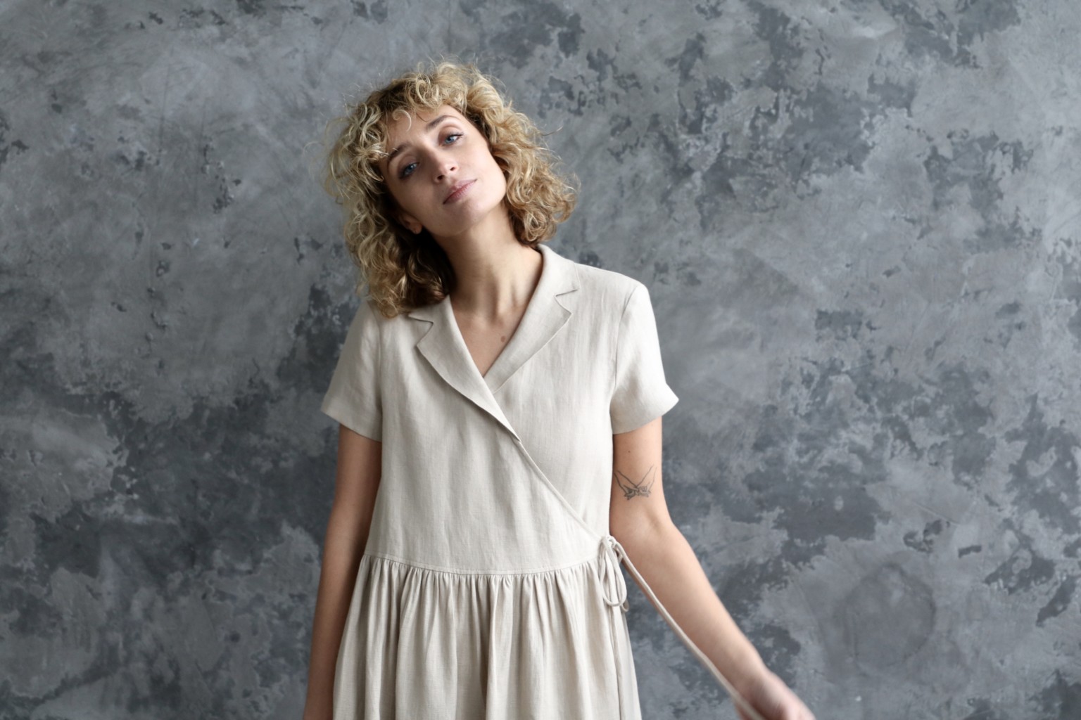 Linen wrap dress in beige – OffOn