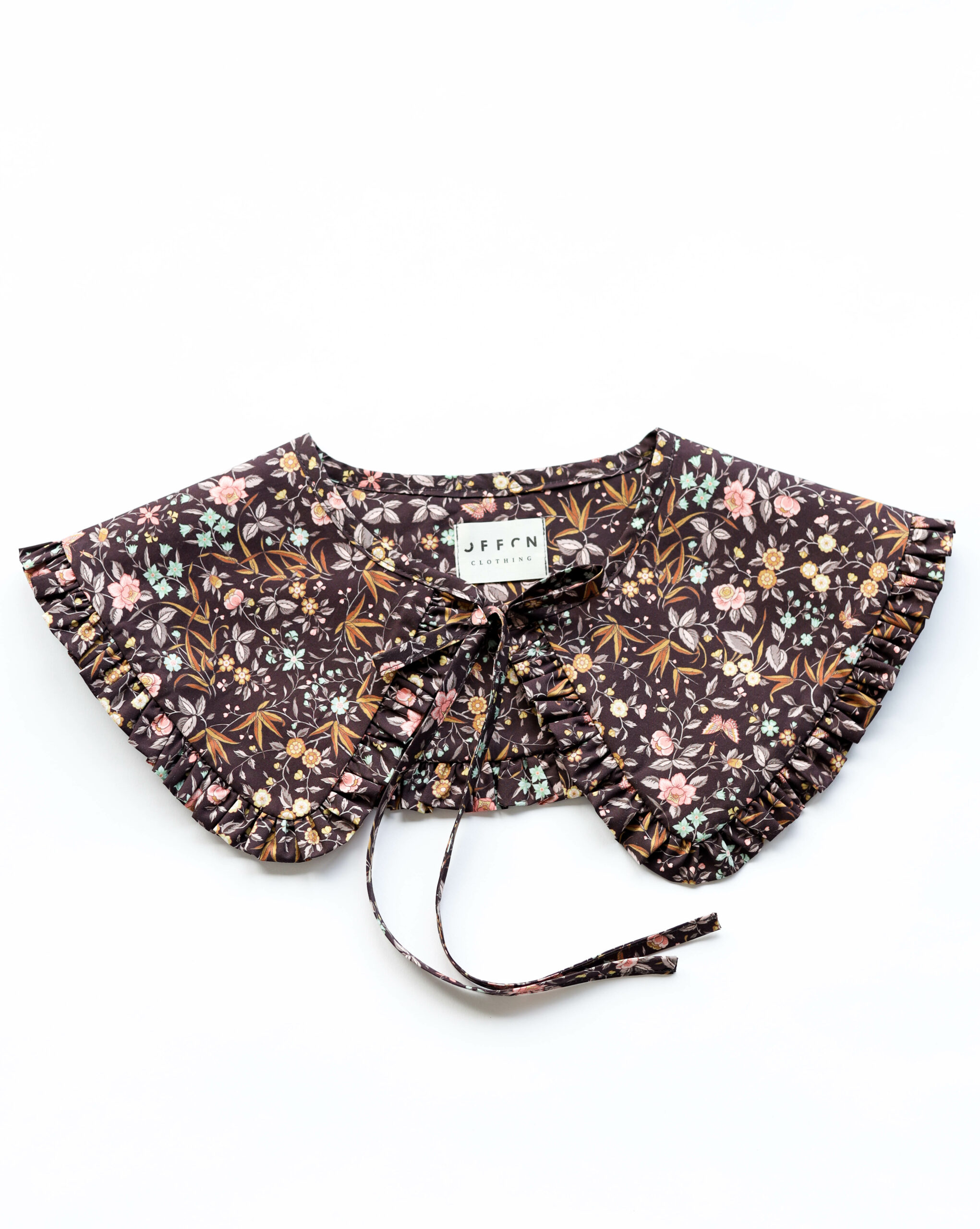 Detached collar made in a floral Piccadilly poplin – OffOn