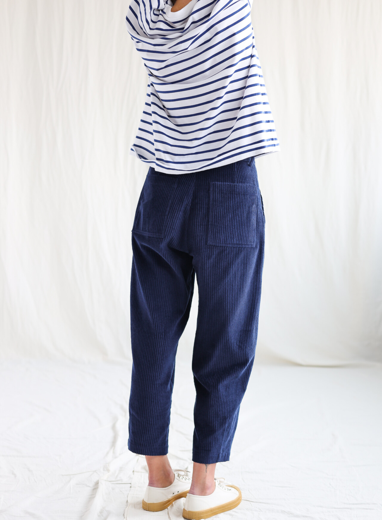 Boxy navy blue cord trousers – OffOn