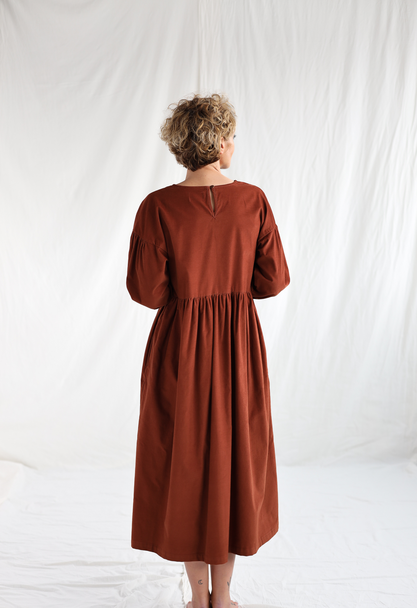 Drop shoulders needlecord dress PERLA – OffOn