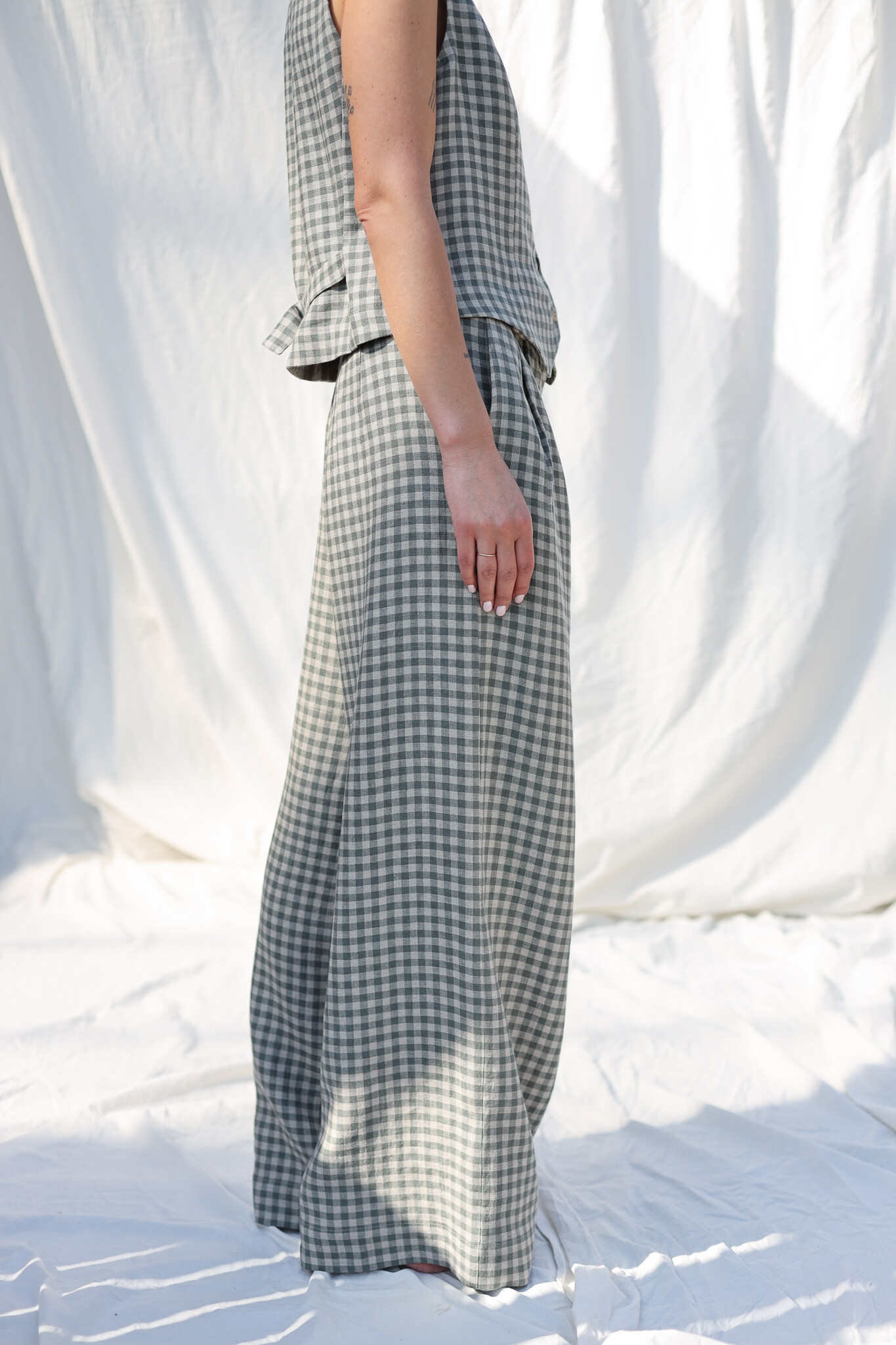 Pleated gingham linen palazzo trousers – OffOn