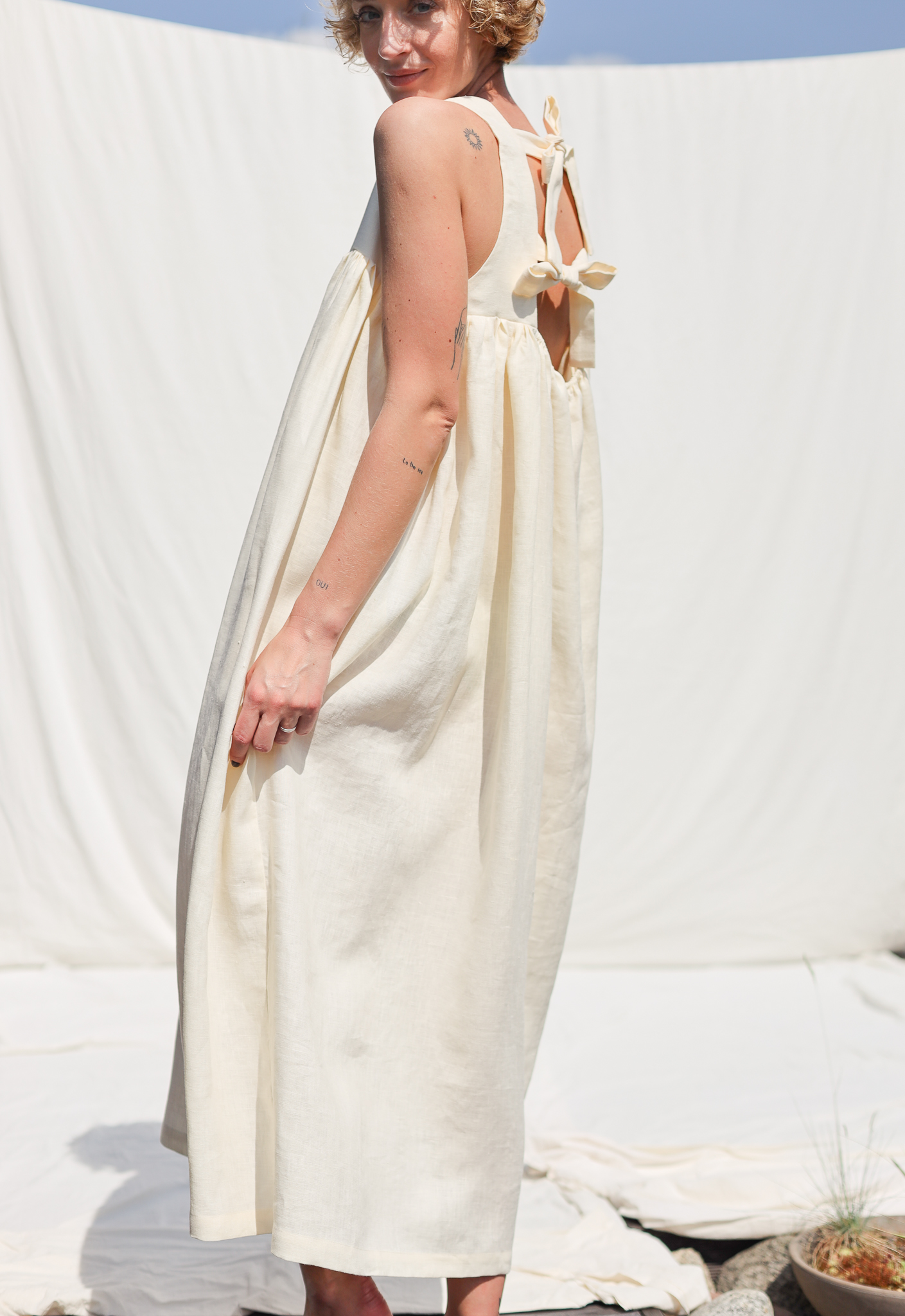 Ivory linen sleeveless Maxi low back dress LILOU – OffOn