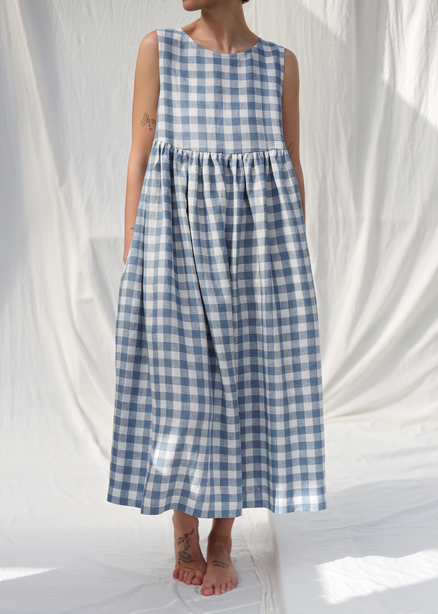 Linen light blue checks sleeveless smock dress – OffOn