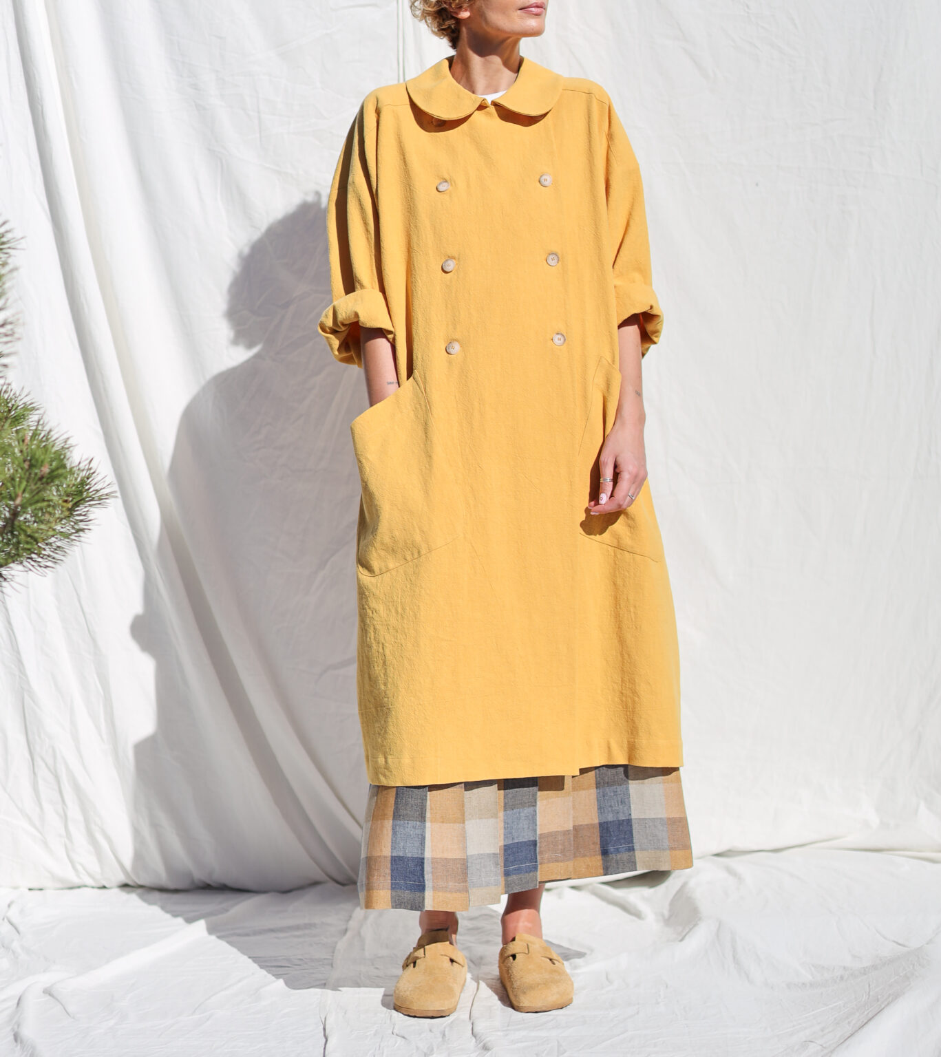 Peter Pan collar heavy linen oversized coat in honey haze color – OffOn
